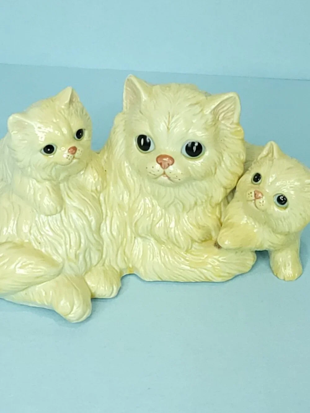 Homco | Accents | Homco Persian Mama Cat 2 Kittens Figurine Porcelain ...
